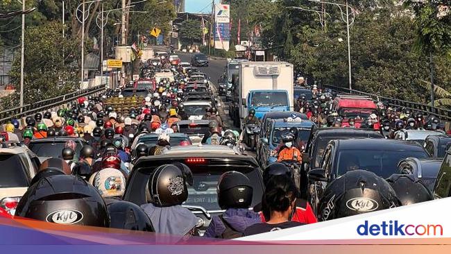Cerita Pekerja Kena Macet sampai Cijantung Imbas Proyek di Lampu Merah Ragunan