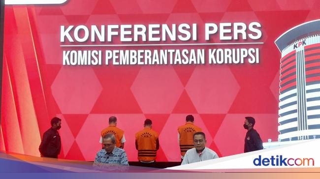 Kpk Tahan 3 Tersangka Korupsi Beras Bansos Tahun 2020 Di Kemensos