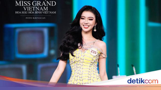 Oops, Ada Insiden Underwear Terekspos Saat Penjurian Miss Grand Vietnam ...