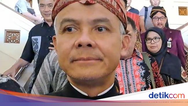 Jawaban Santai Ganjar Pranowo Soal Wacana Duet dengan Anies Jawaban Santai Ganjar Pranowo Soal Wacana Duet dengan Anies