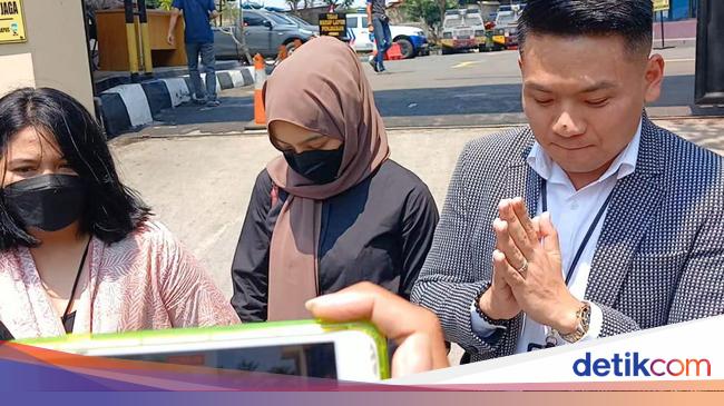 Oklin Fia Terus Terdiam Jelang Diperiksa soal Video Jilat Es Krim