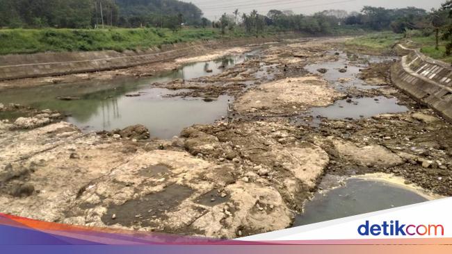 Air Citanduy Menyusut, Dasar Sungai Sampai Terlihat