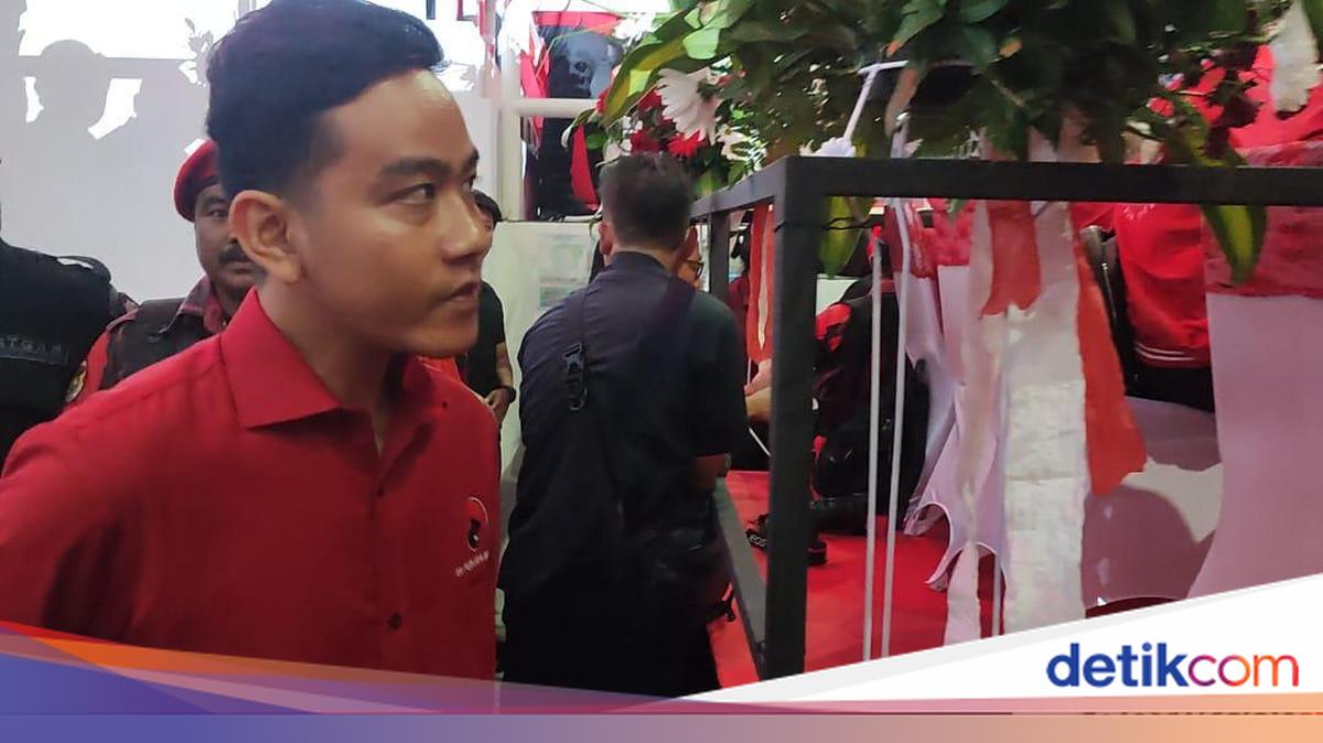 Gibran Hadiri Apel Pemenangan PDIP di Semarang, Duduk Sebelah Bambang Pacul