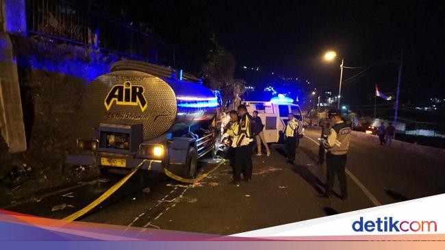 7 Fakta Kecelakaan Maut Truk Tangki Tabrak Belasan Penonton Karnaval di ... 7 Fakta Kecelakaan Maut Truk Tangki Tabrak Belasan Penonton Karnaval di ...