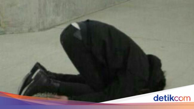 Meme Yang Gambarkan Jungkir Baliknya Kehidupan Tetap Menyerah