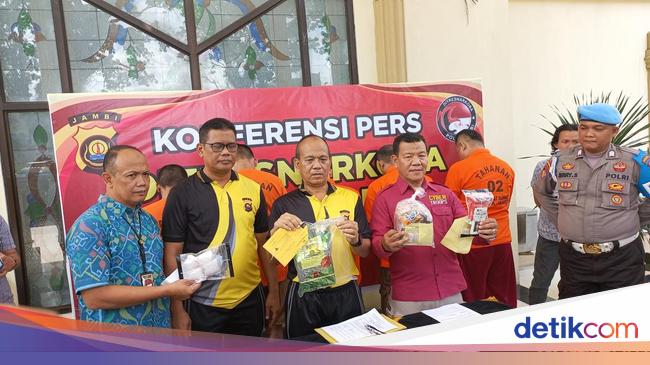 Polda Jambi Tangkap 5 Pengedar dan Sita 1,1 Kg Sabu dalam Sepekan
