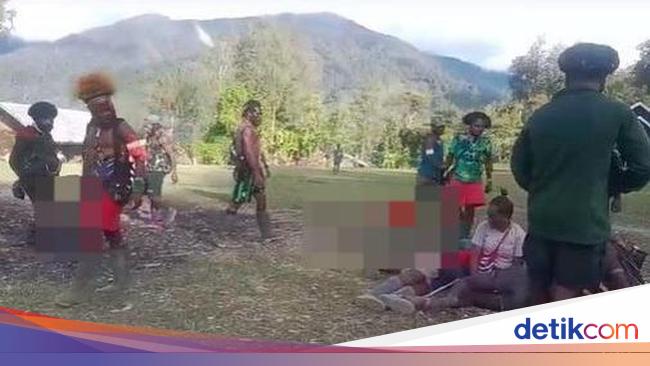 Viral KKB Todong Senjata-Tendang Warga Sipil, Polisi Selidiki Viral KKB Todong Senjata-Tendang Warga Sipil, Polisi Selidiki