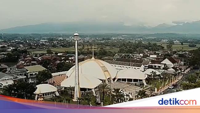 5 Wisata Religi di Jember yang Tak Pernah Sepi Pengunjung