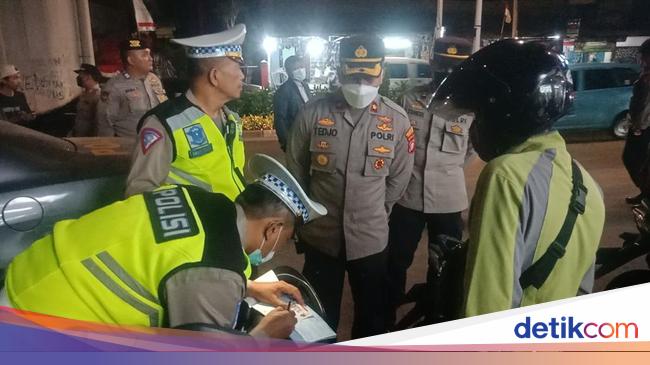 6 Pemotor Lawan Arah di Jalan Raya Ciledug Jaksel, Langsung Ditilang!