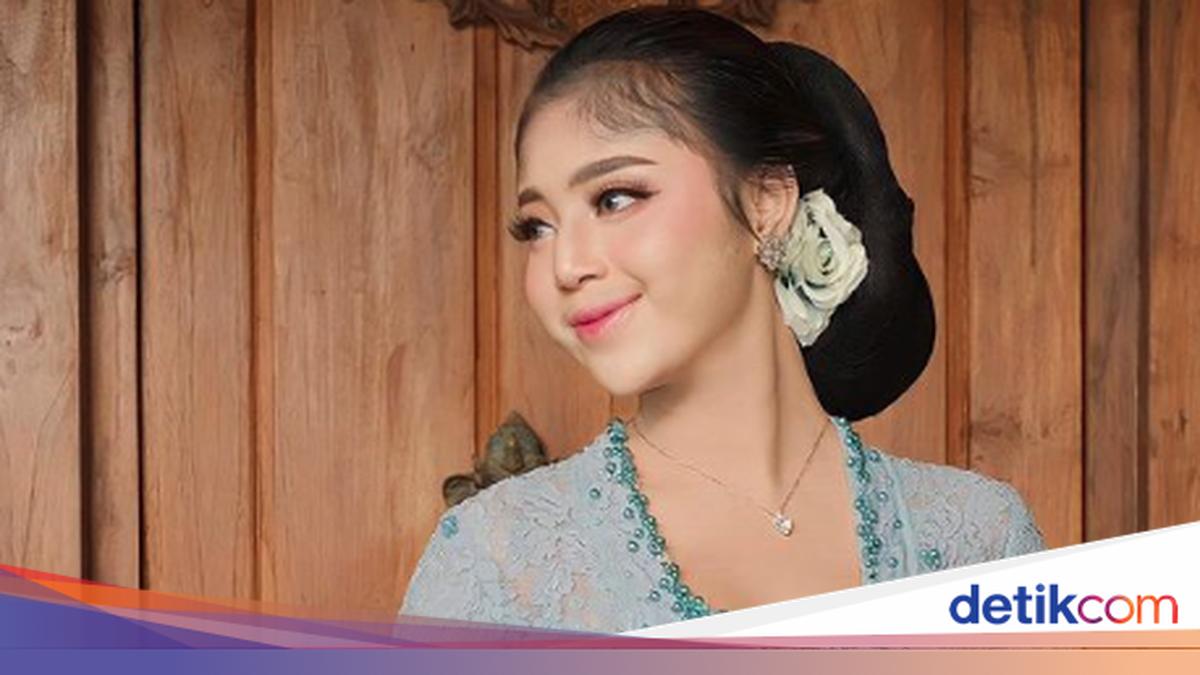 7 Potret Prigel Pangayu, Sinden Campursari yang Kecantikannya Viral