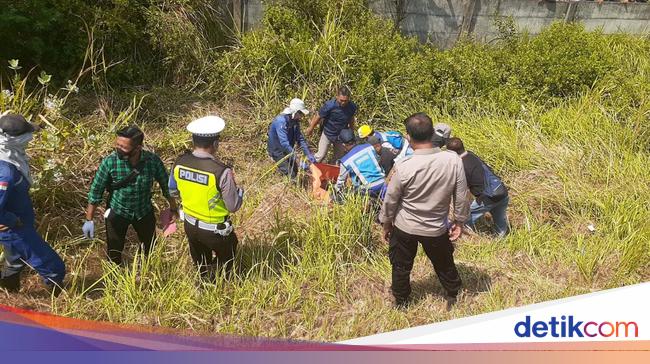 Mayat Pria Tanpa Identitas Ditemukan di Tol Surabaya-Mojokerto