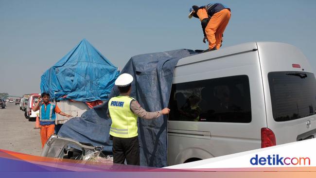Nafidz Ngantuk Berujung 2 Orang Tewas di Tragedi Hiace Tol Pandaan-Malang