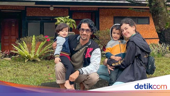 Alasan Edward Akbar Nggak Malu Disebut Bapak Rumah Tangga