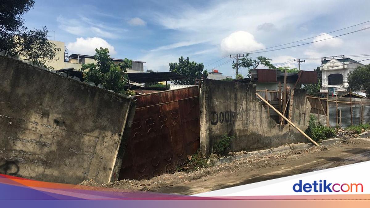 Warga Jermal 3 Medan Ngeluh Proyek Drainase Bikin Bangunan Rubuh