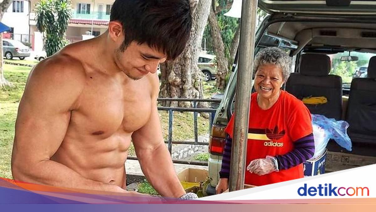 Jangan Salfok! Ini 10 Aksi Penjual Durian Kekar dan Tampan