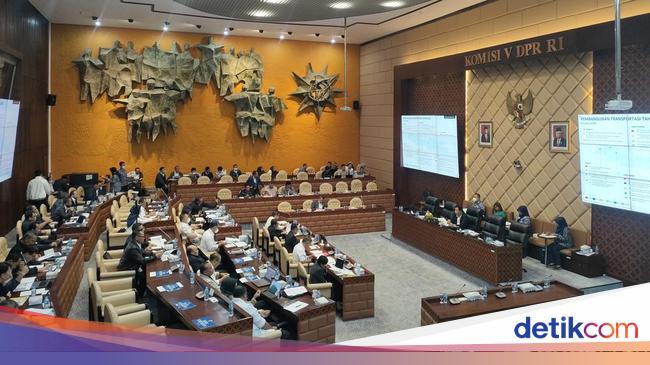 Anggota DPR ke Menhub: Warga Protes, LRT Jabodebek tapi Belum Sampai Bogor Anggota DPR ke Menhub: Warga Protes, LRT Jabodebek tapi Belum Sampai Bogor