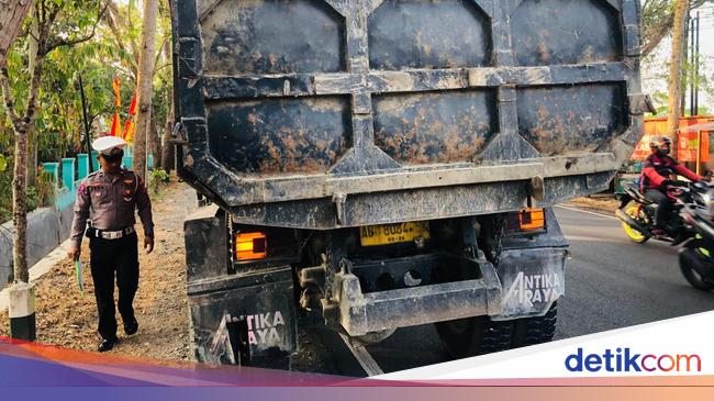 Pemotor Tewas Tertabrak Truk di Playen Usai Hindari Satpam Pasang Traffic Cone