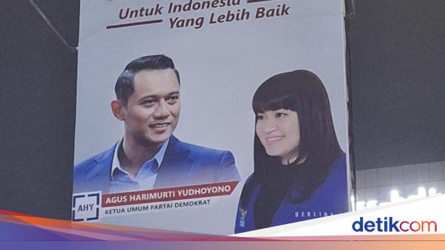 Anies-Cak Imin Terbongkar, Demokrat Surabaya Take Down Baliho Anies Anies-Cak Imin Terbongkar, Demokrat Surabaya Take Down Baliho Anies