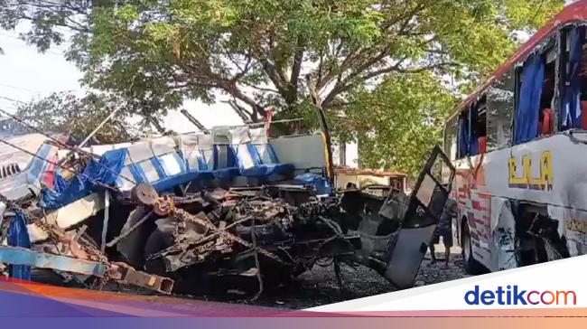 Korban Kecelakaan 2 Bus di Ngawi Jadi 18 Orang, Ini Daftar Lengkapnya Korban Kecelakaan 2 Bus di Ngawi Jadi 18 Orang, Ini Daftar Lengkapnya