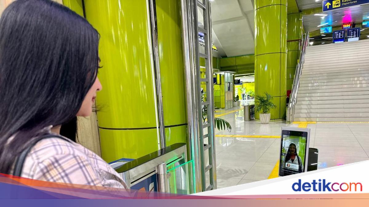 Mulai 1 September, Naik Kereta di Stasiun Gambir Cukup Scan Wajah
