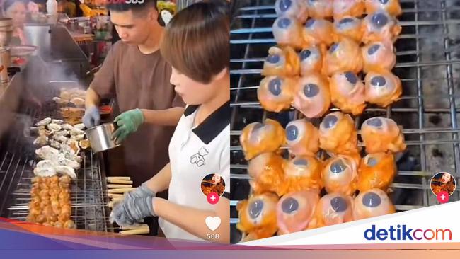 Hiii! Penjual Ini Tawarkan Sate Mata Sapi yang Bikin Ngeri