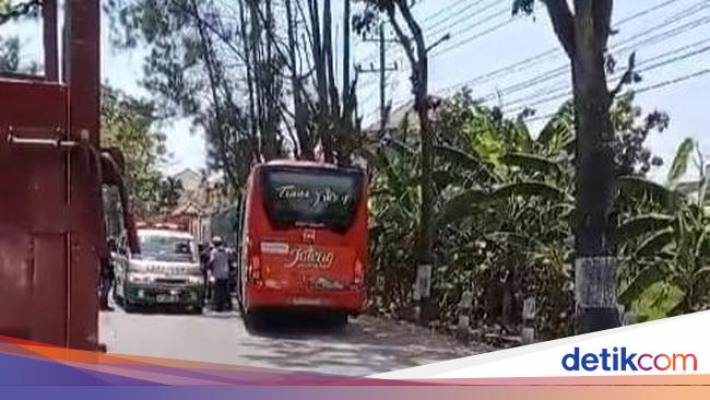 Heboh Bus Trans Jateng Halangi Ambulans di Sragen, Begini Faktanya