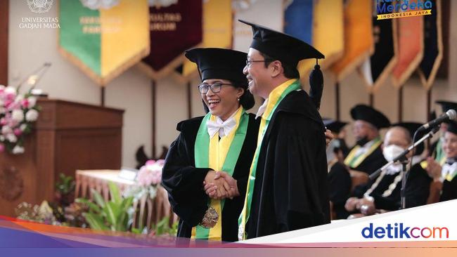 Kisah Romantis Pasutri Barengan Raih Gelar Guru Besar di UGM