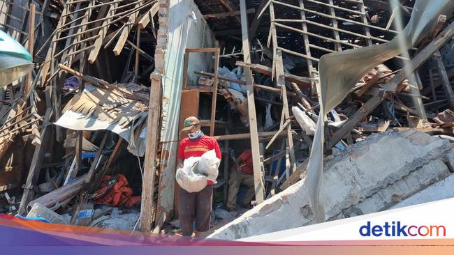 Terungkap Getaran Alat Berat Bikin 3 Bangunan di Kapasari Surabaya Ambruk