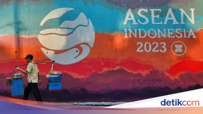 Mural KTT ASEAN Percantik Jalanan Ibu Kota
