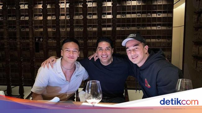 Keseruan Jefri Nichol Saat Makan Bareng Caitlin Halderman hingga Joe Taslim