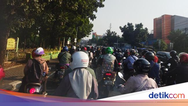 Lalin Pasar Minggu Arah Pancoran Macet di Beberapa Titik Pagi Ini