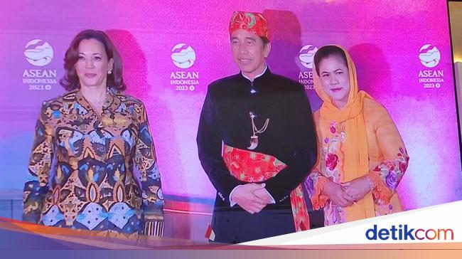 Momen Wapres AS hingga PM China Pakai Batik Hadiri Gala Dinner KTT ASEAN