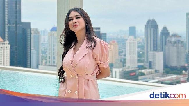 Reaksi Santai Bebizie Usai Nama Aslinya Dijadikan Candaan Netizen Reaksi Santai Bebizie Usai Nama Aslinya Dijadikan Candaan Netizen