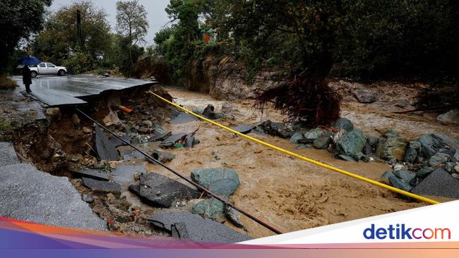 Jalan Longsor, Jembatan Roboh Gegara Badai Daniel di Yunani