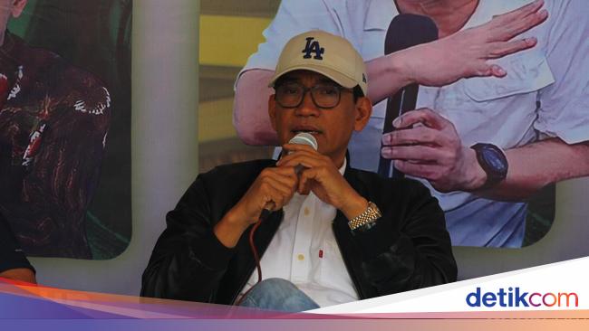 Kena Lemparan Botol saat Diskusi, Refly Harun Pertimbangkan Lapor Polisi