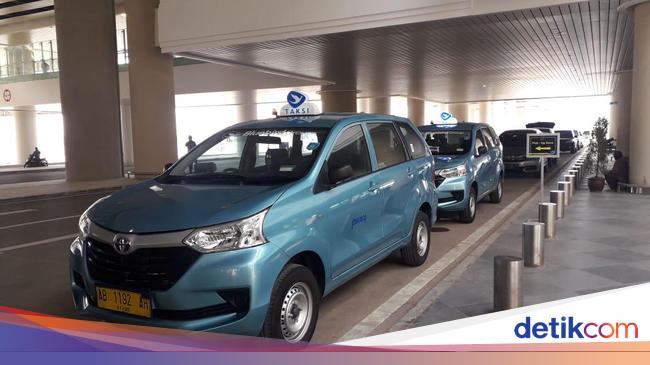 Kala Bluebird Jadi 'Dewa Penolong' Taksi Lokal Bangkit dari Mati Suri
