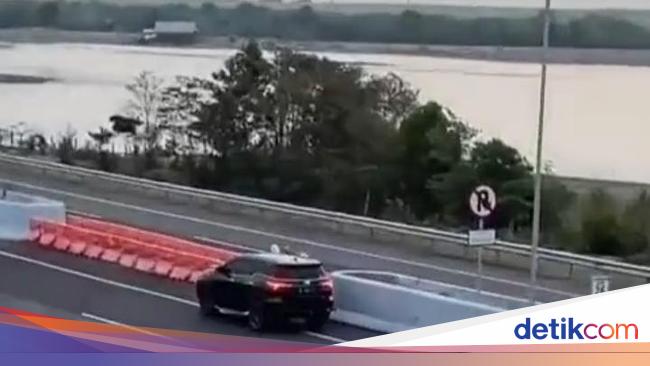Viral Emak-emak Geser Barier-Putar Balik di Tol, Apa Sebabnya? Ini Kata Polisi
