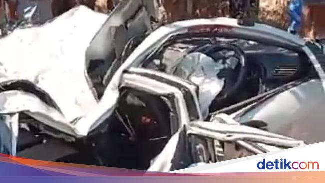 Kronologi Laka 3 Mobil di Bangkalan Tewaskan 1 Orang, Sopir Diduga Microsleep