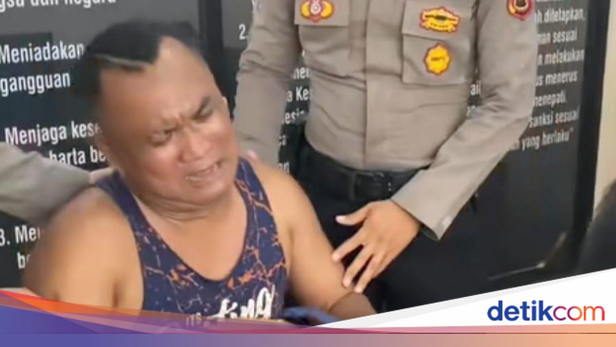 Pria Kekar Ini Nangis Lapor Polisi gegara Ayamnya Hilang, Ternyata...