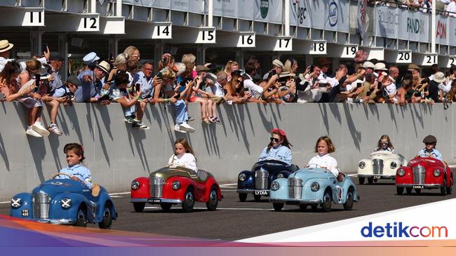 Antusias Anak-anak Ikut Balapan Mobil Pedal di Inggris