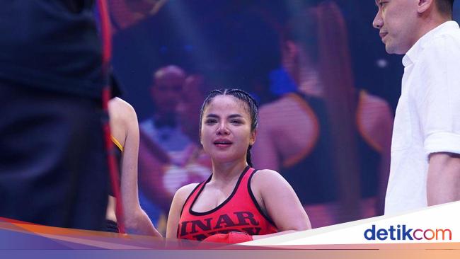 Pose Dinar Candy Usai Menang Tinju Lawan Pamela Safitri