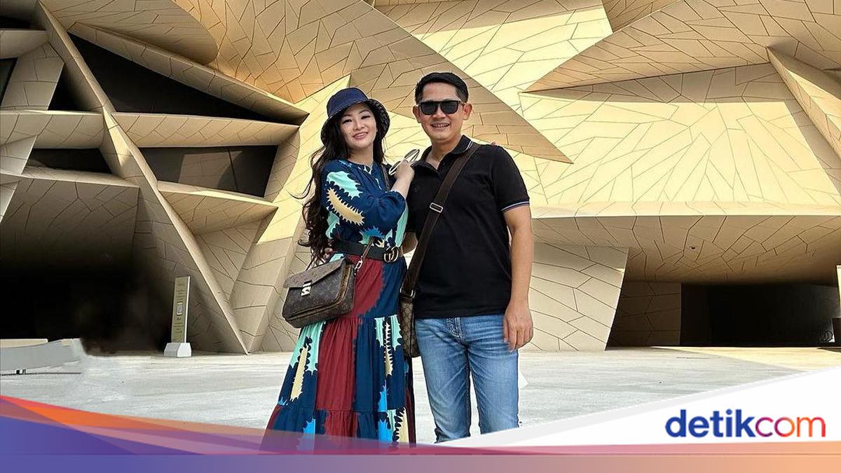 Reaksi Suami Fitri Carlina Ketika Dapat Kiriman Foto Nakal