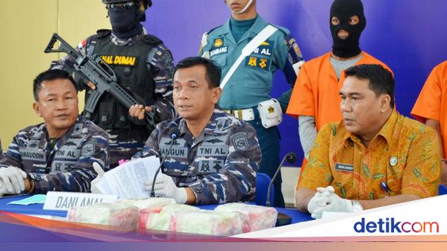 Kejar-kejaran di Laut, TNI AL Gagalkan Penyelundupan 5,4 Kg Sabu Asal Malaysia