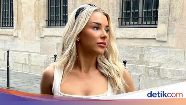 Foto Wanita yang Berhenti Jadi Model Seksi, Kini Balik Lagi Jadi Atlet Bola