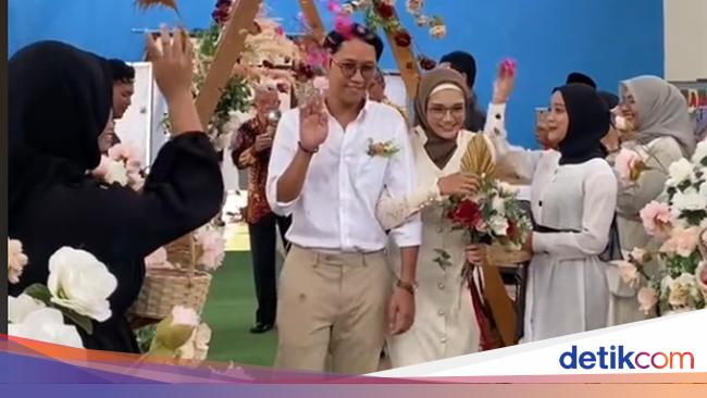 Pernikahan Viral Pengantinnya Pakai Baju Terlalu Santai, Dinyinyirin Tamu