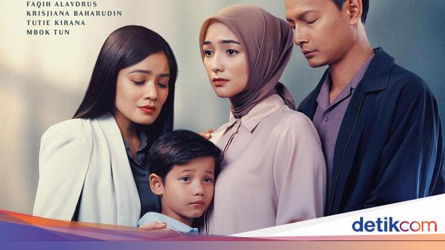 Sinopsis Film Air Mata di Ujung Sajadah, Kisah Perjuangan Seorang Ibu