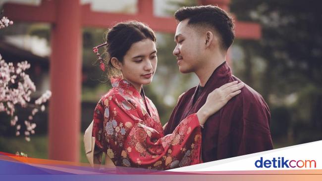 10 Potret Kemesraan Sarah Menzel dan Azriel Hermansyah yang Segera Menikah