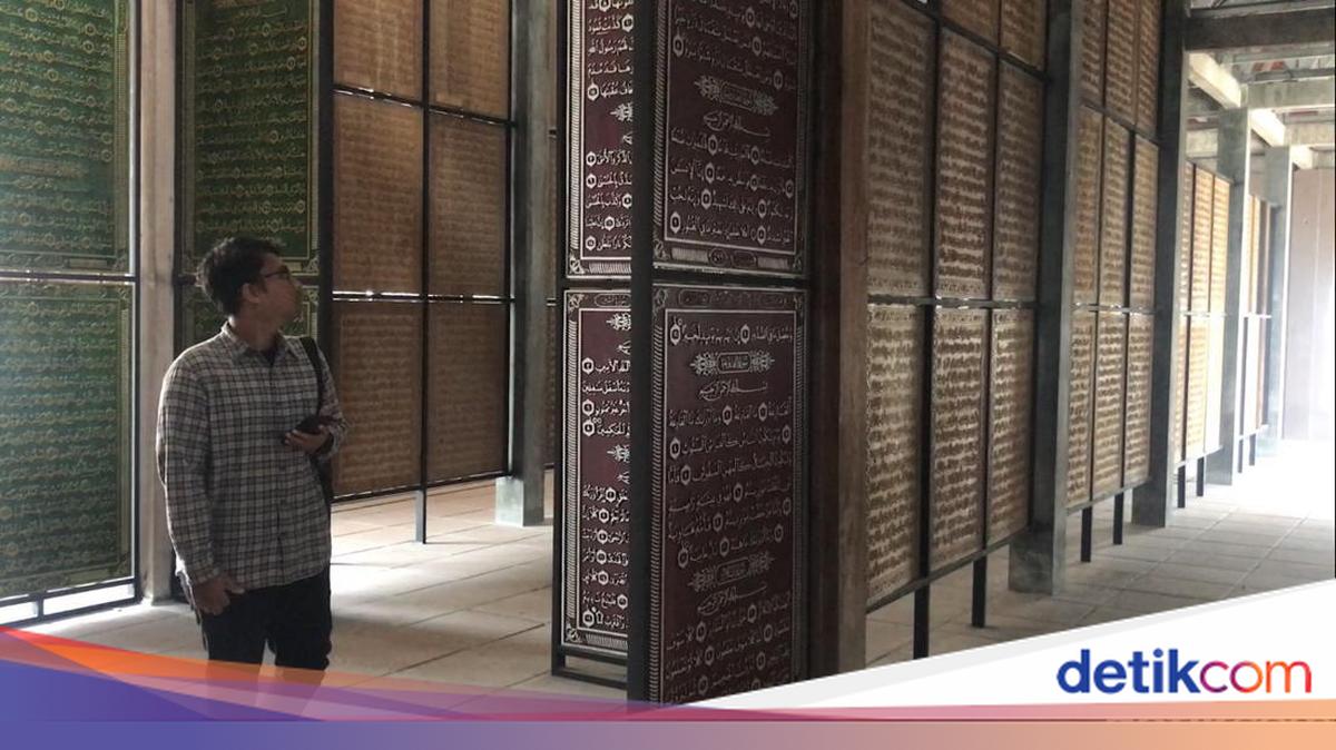 Wow! Ada Al-Qur'an Jumbo di Museum Islam Nusantara Lasem