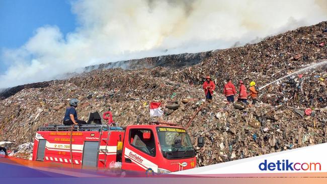 Kebakaran TPA Putri Cempo, 56 Unit Damkar Jogja hingga Magelang Diterjunkan