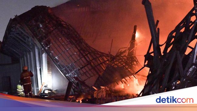 Potret Saat Kebakaran Hanguskan Museum Nasional